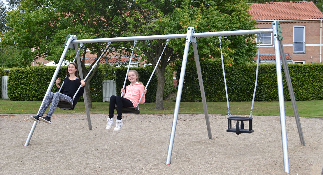 Gynger og gyngestativer til institutioner - Se her - LEDON